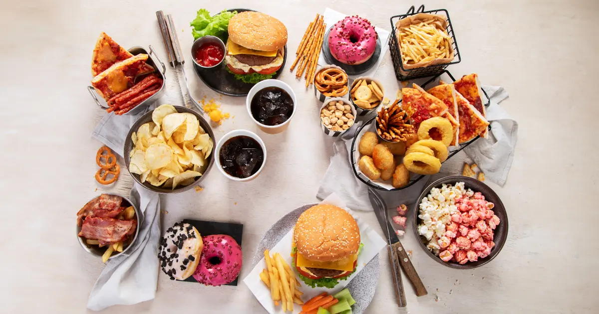 무심코 먹는 간식이 심각한 위장 문제를 초래하는 방법